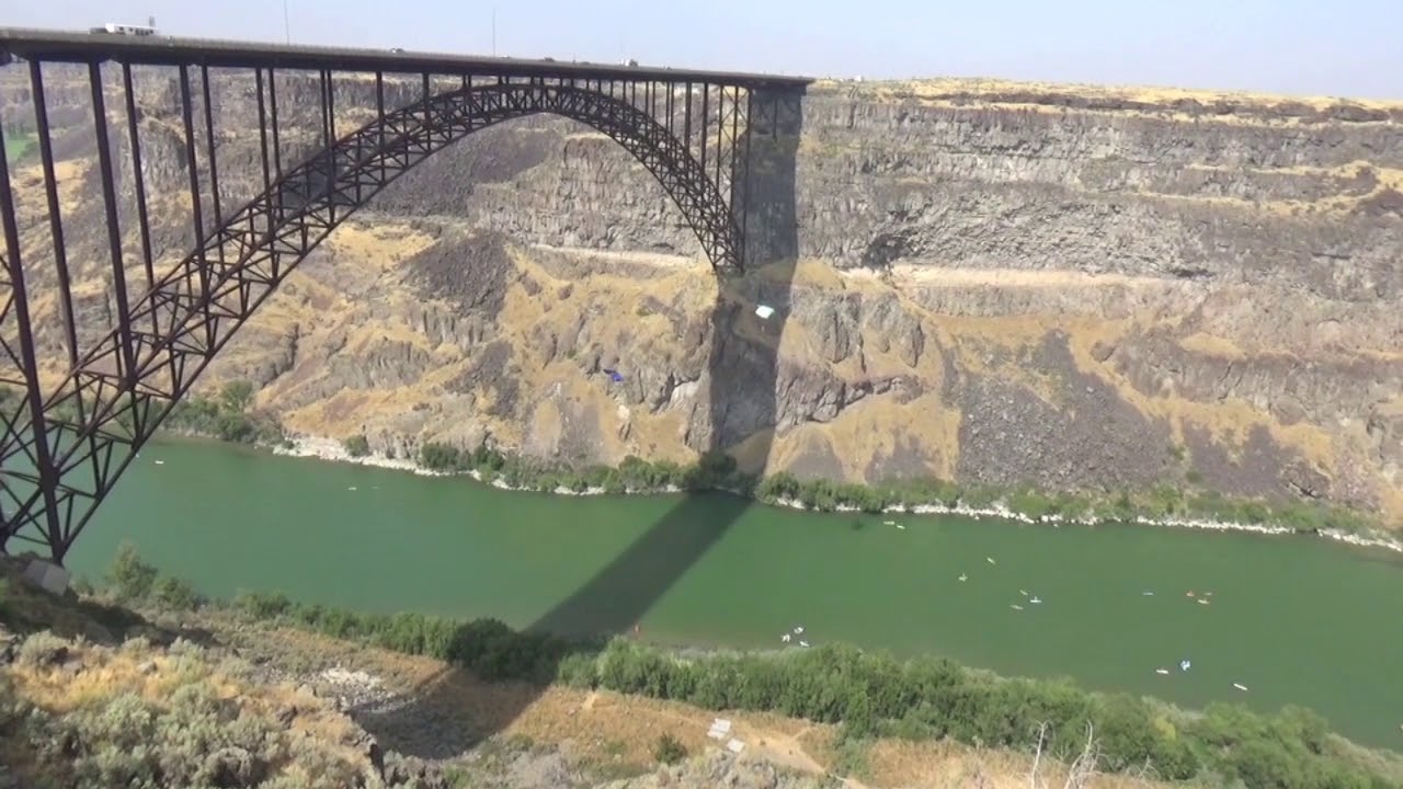 Base Jumping from the Perrine Bridge at Twin Falls in Idaho. - YouTube