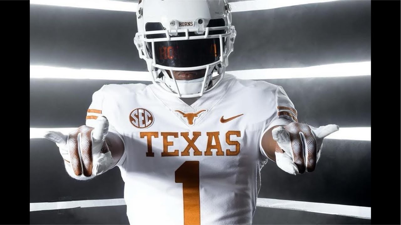 Dakorien Moore to TEXAS…? | College Football with Colin Moore - YouTube