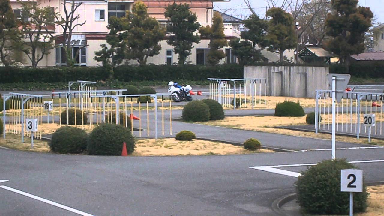 Japanese Police motorcycle demonstration. HONDA CB1300 - YouTube