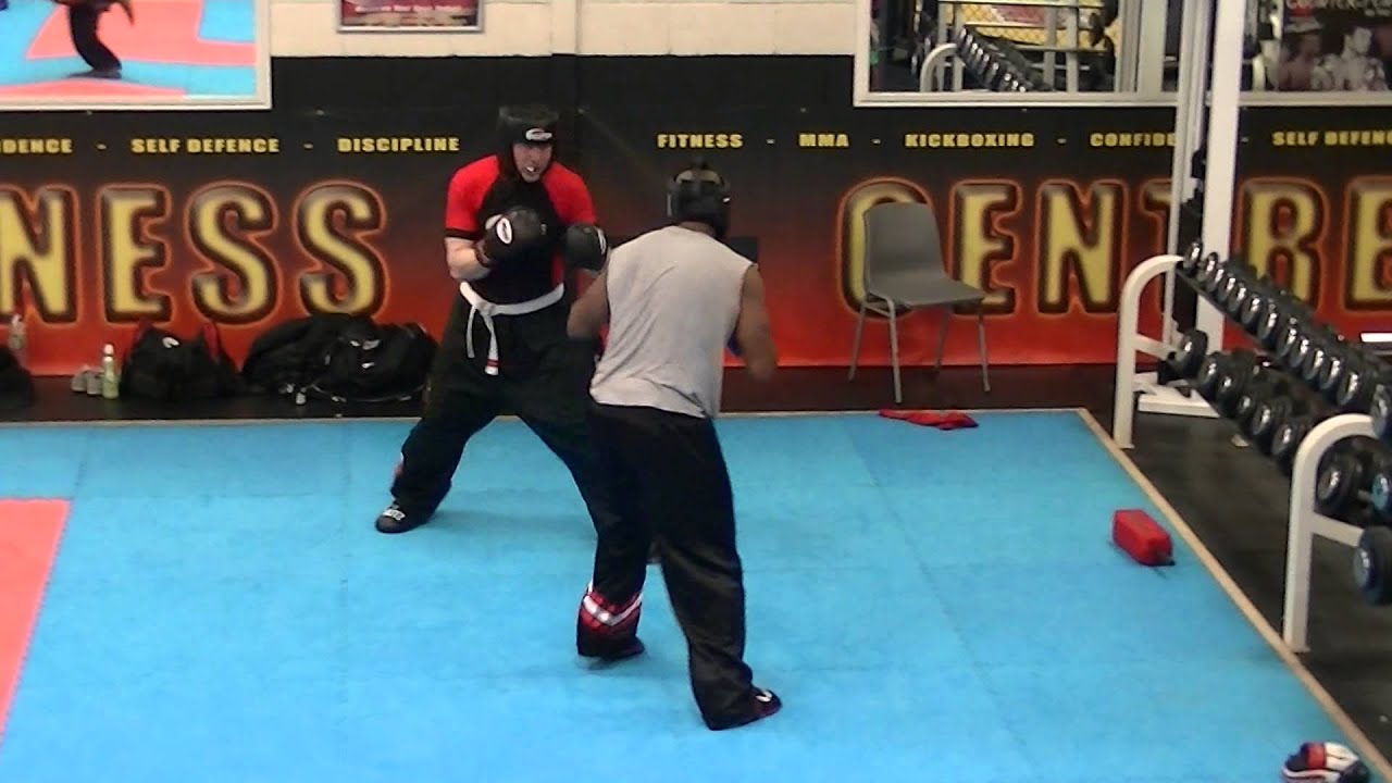 Eclipse kickboxing, easy sparring - YouTube
