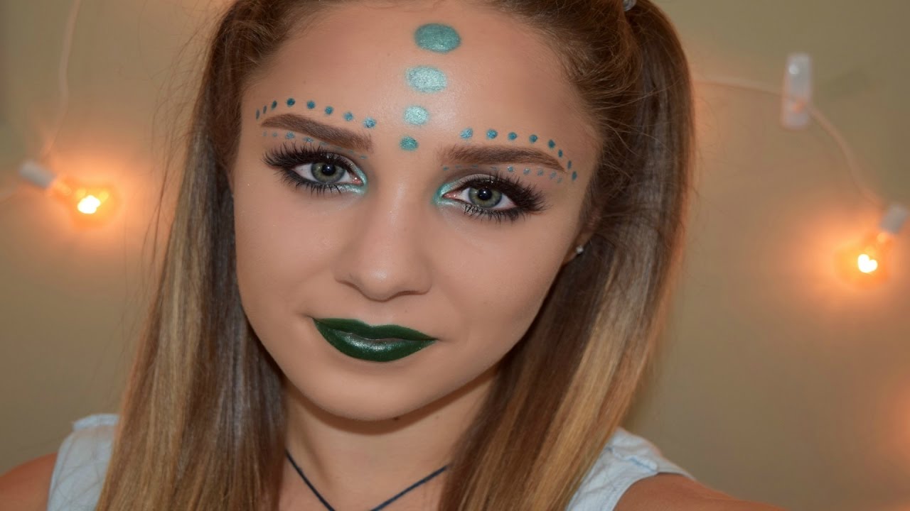 Alien Halloween Makeup! | how to put on fake lashes - YouTube