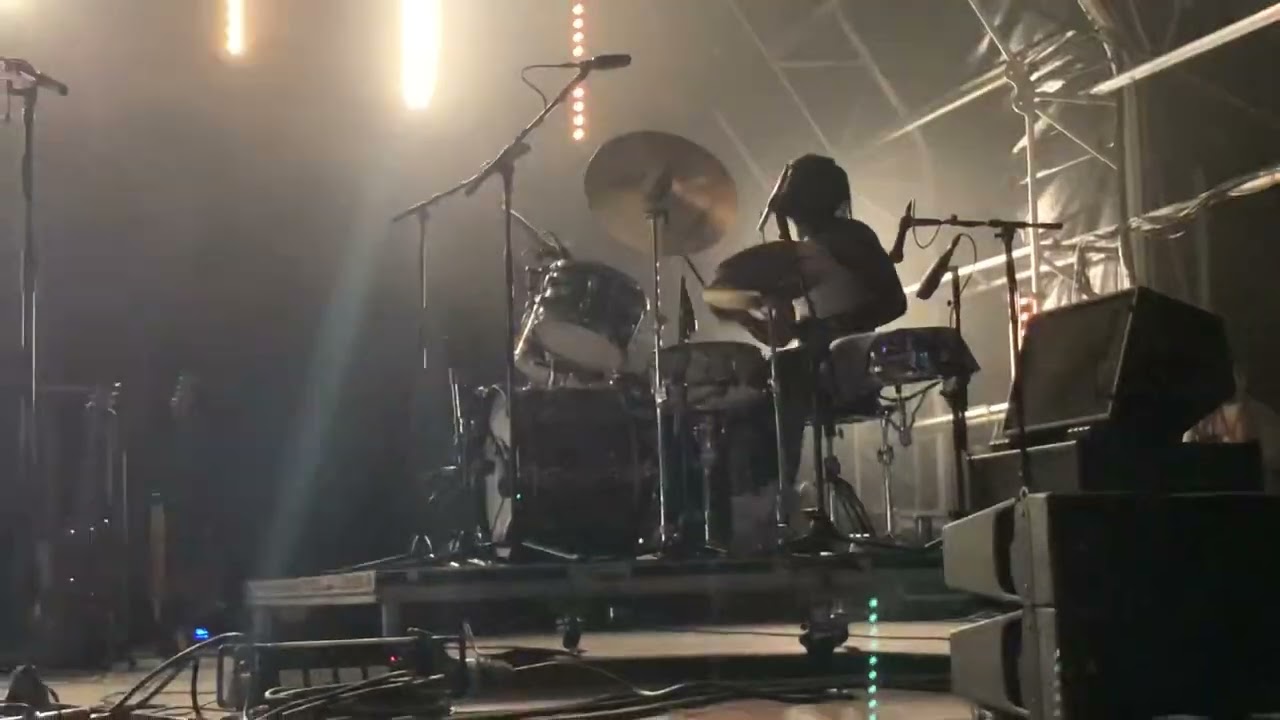Eat men Eat black midi live @ End of the Road - YouTube