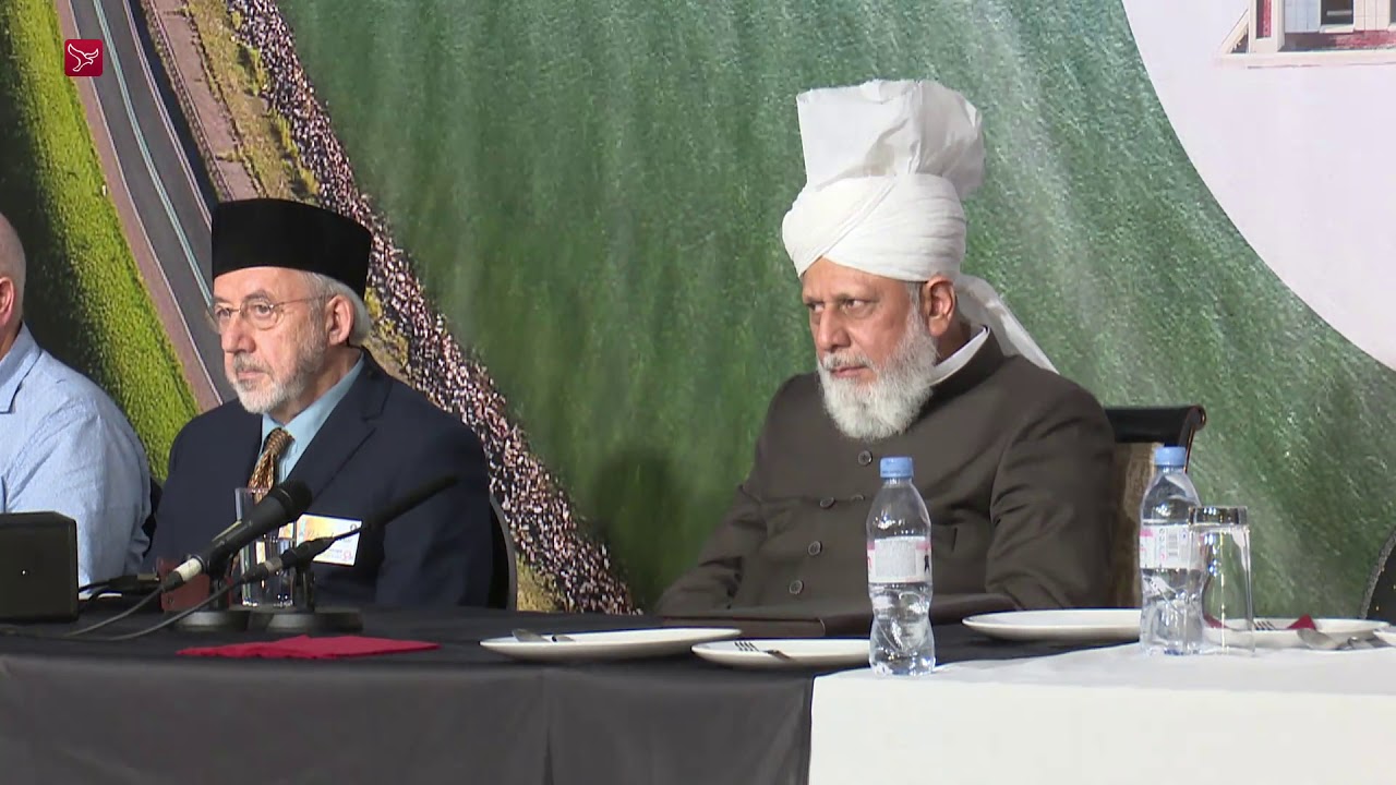 Ahmadiyya moskee in Almere Poort officieel geopend - YouTube