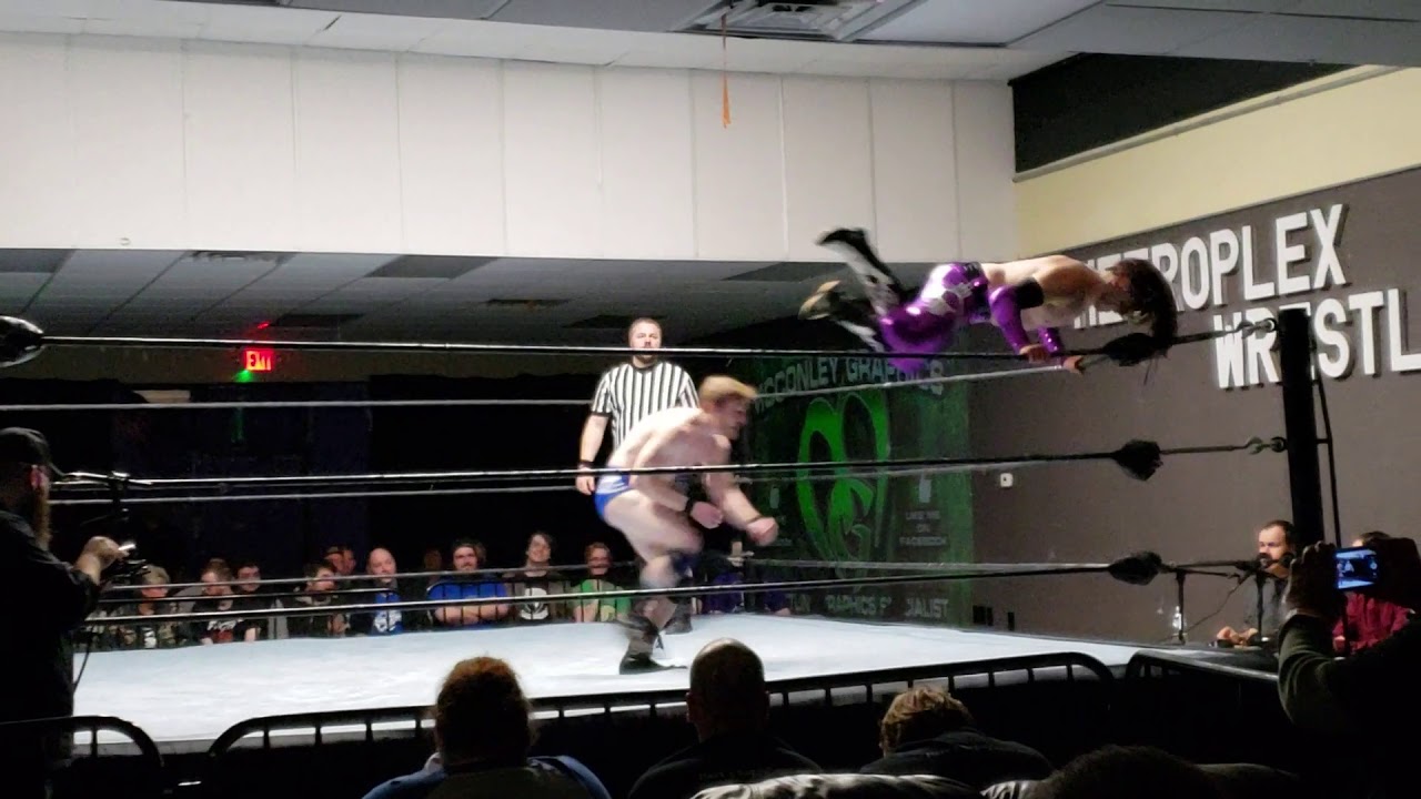 CJ Ward vs Aron Sykes mpx 1-19-19 - YouTube