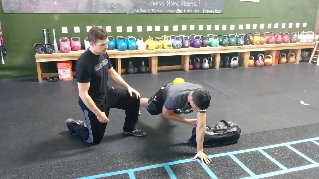 Sandbag Cross Body Pull - YouTube