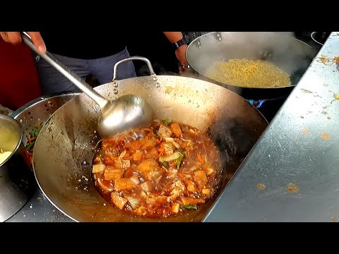 Filipino Street Food | PANCIT Con LECHON - YouTube