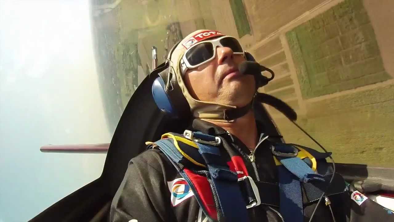 Nádas Tamás műrepülő világbajnok - YouTube