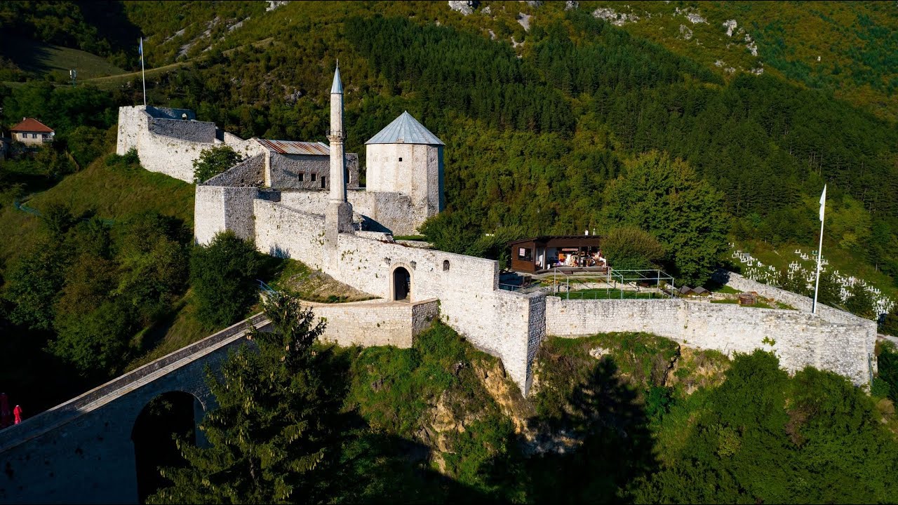 Stari grad Travnik - od ruševine do turističke atrakcije Travnika - YouTube