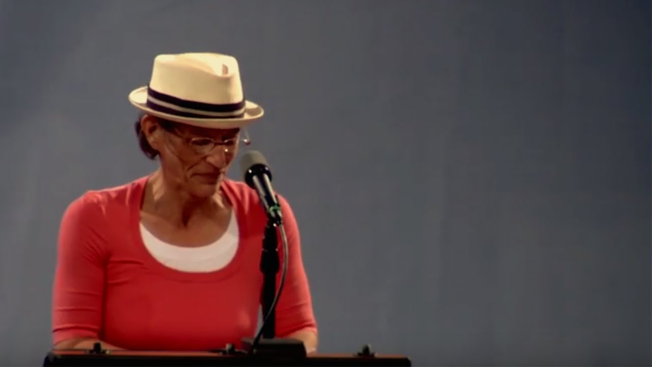 Iris Frisch speaks at the Rally for Israel at City Hall Plaza - YouTube