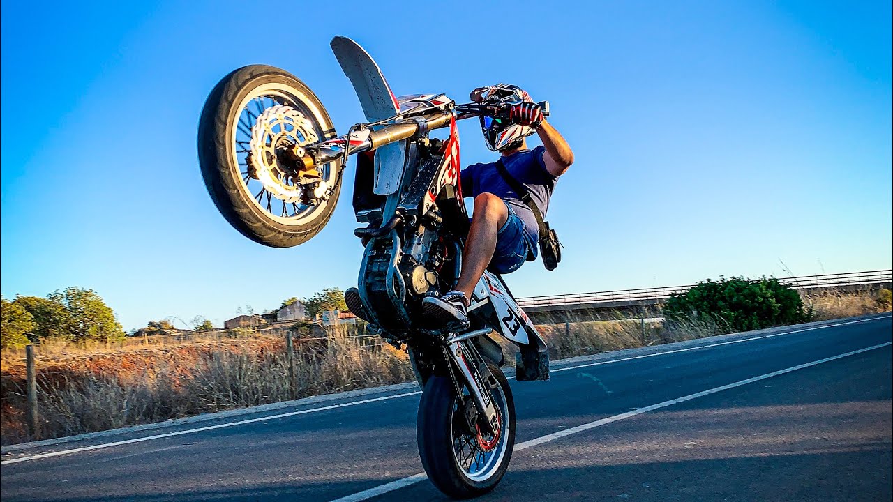 Wheelies, jumps and sh*t with the boyz | Summer Supermoto | @Supermad ...