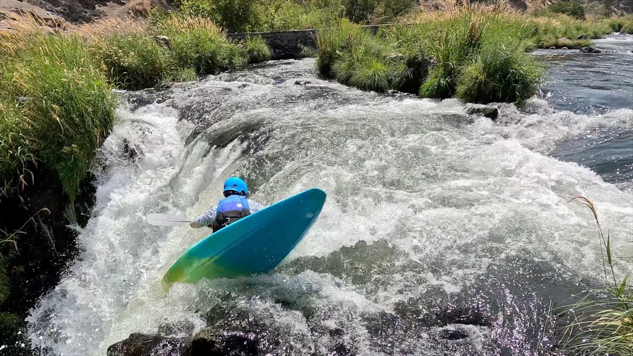 Steelhead Falls, Deschutes River, Oregon Kayaking 145 CFS - YouTube