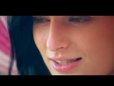 RUSSIAN ROMANCE Couple Kiss