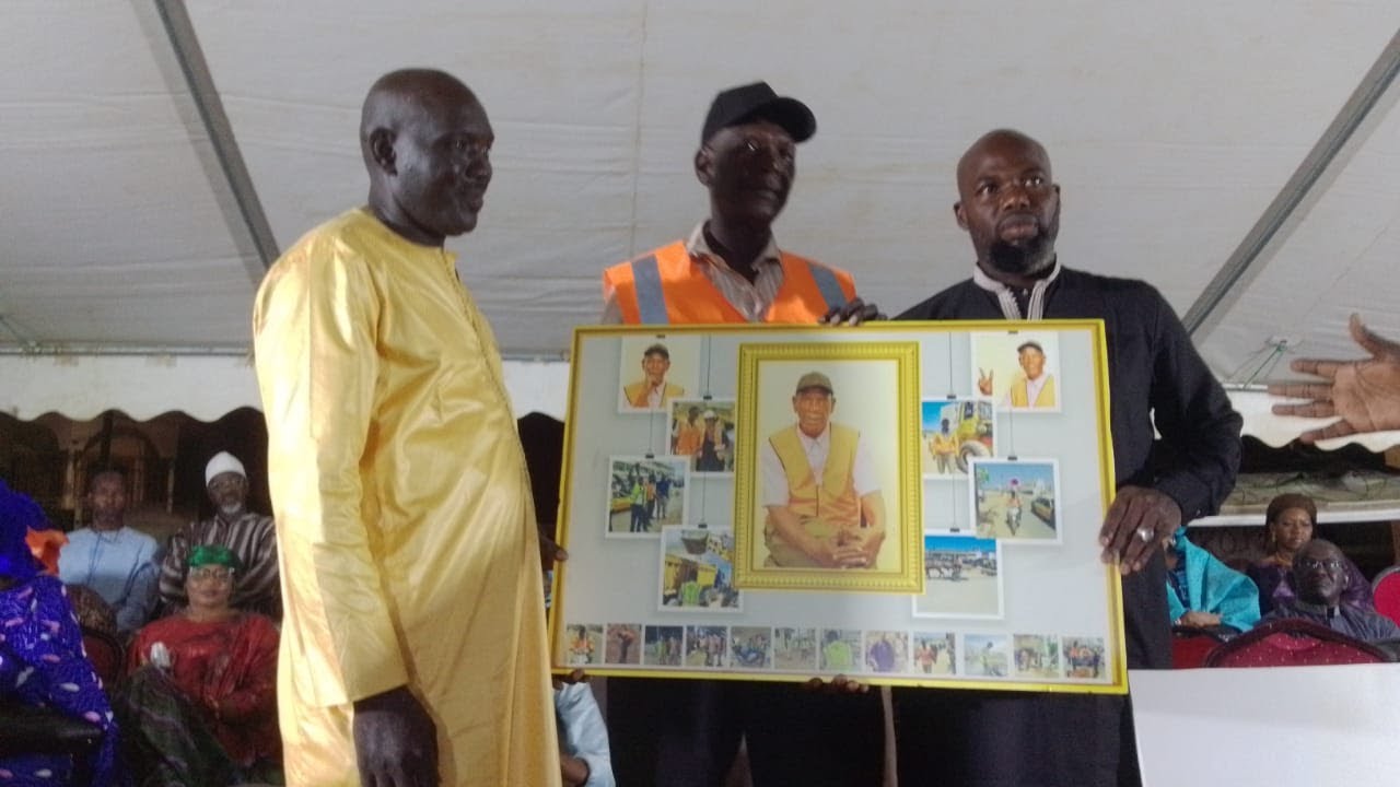 Entretien avec Omar SOW "Nous dans Nous" honoré par la population de ...