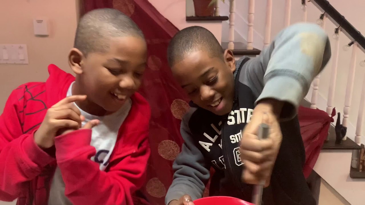 Isaiah and Messiah Make Pumpkin Pie - YouTube