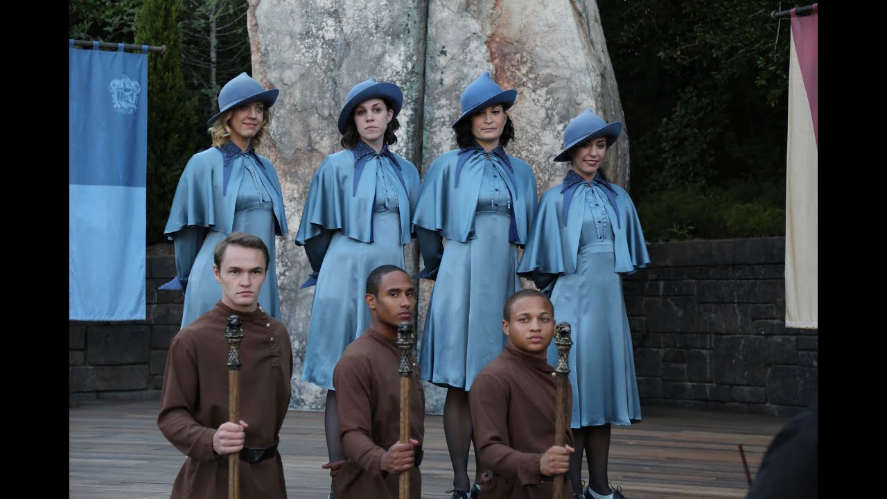 Harry Potter | TRIWIZARD SPIRIT RALLY BEAUXBATONS SHOW | Part 1 - YouTube