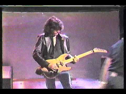 Run DMC + Aerosmith - Walk This Way LIVE 87 MTV Awards.mp4 - YouTube