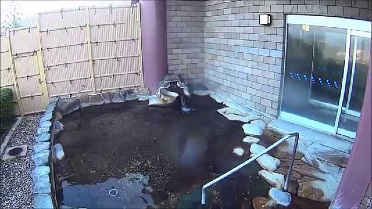 Inside a Traditional Japanese Outdoor Onsen (JAPAN) - YouTube