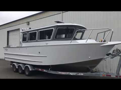 Allied Boats Dominator 28 - YouTube