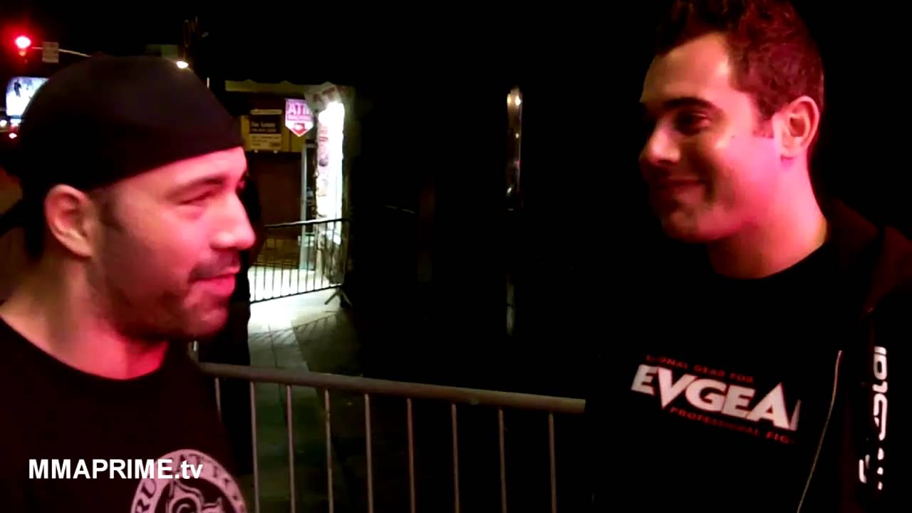 UFC Announcer Joe Rogan w/ Advice For MMA Reporter Aaron Tru - YouTube