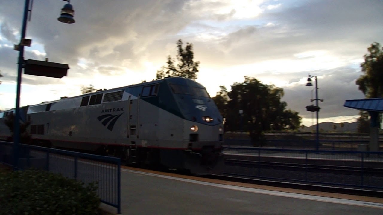 Southwest Chief Amtrak 4 Eastbound (Passenger) Train - Riverside, CA ...