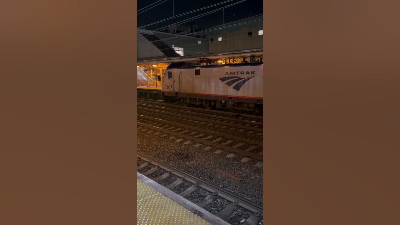 Amtrak Northeast regional arriving at Trenton, NJ!!!!!¡ - YouTube