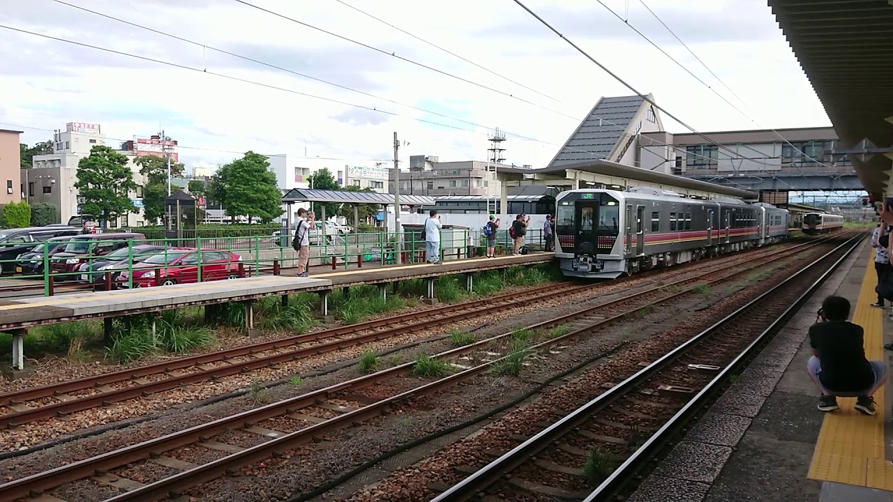 GV-E400-1、GV-E400-2 3両編成展示会終了して駅のホームを発車する走行音 - YouTube