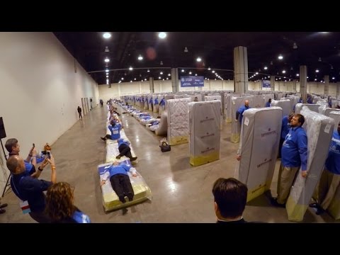 Watch 1,200 People Break The World Record For Biggest Human Domino - YouTube