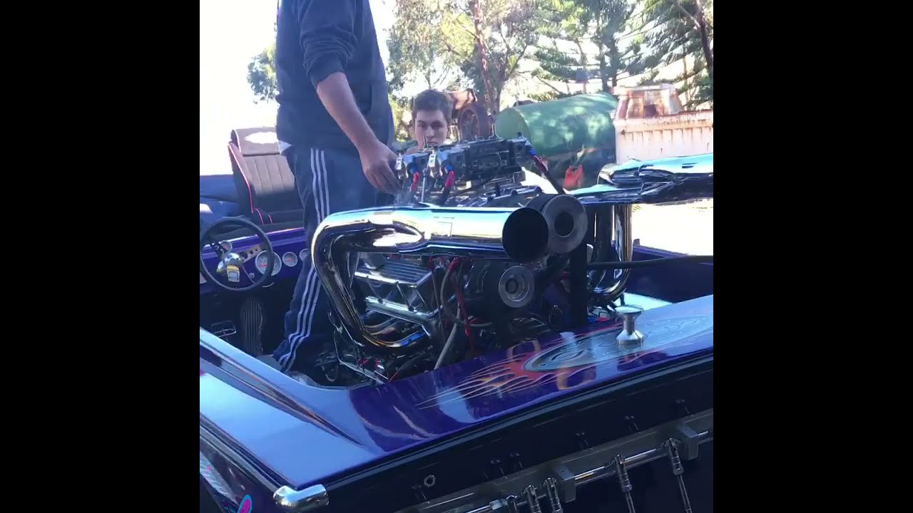 Insane V8 Supercharged Boat Engine - YouTube