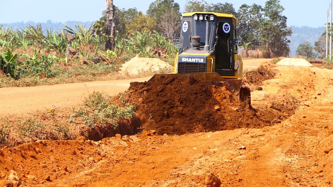 Bulldozer Shantui DH13U B2 XL Special Skills Building New Road ...
