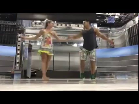 Juju Salimeni em ensaio