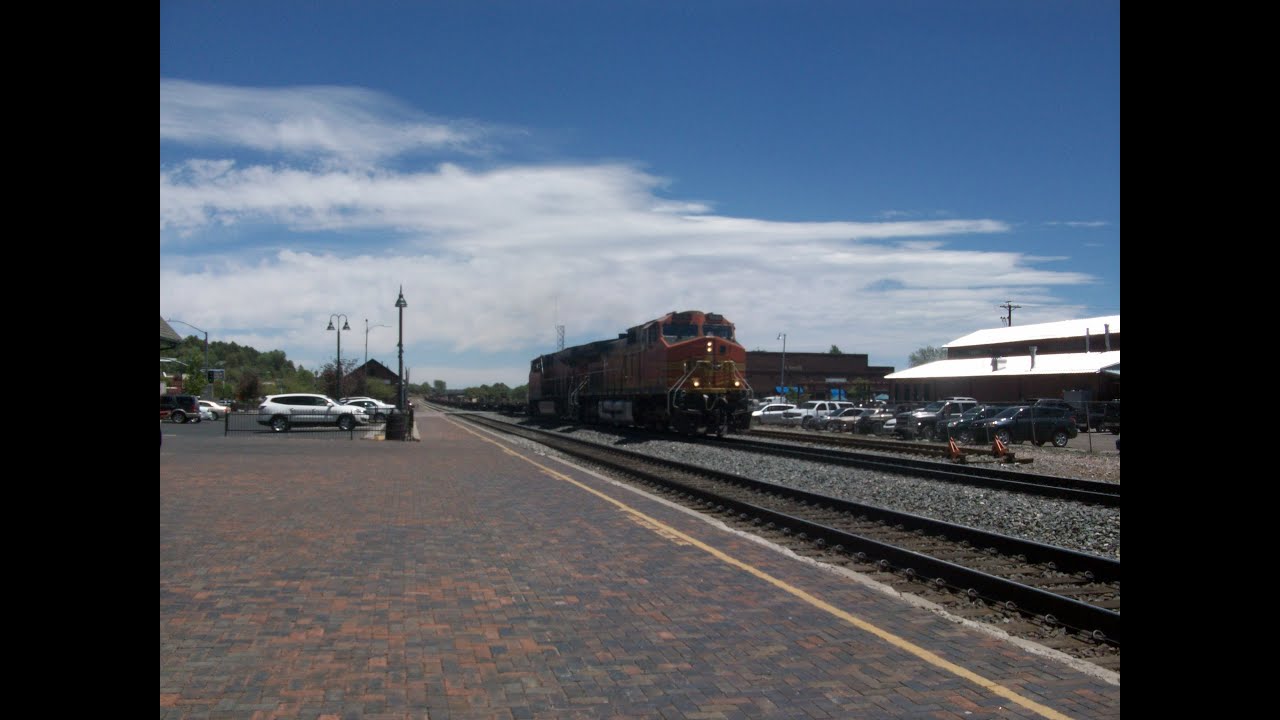 Railfanning Flagstaff, AZ Train 15 of 20 - BNSF 4546 Leads a Baretable ...
