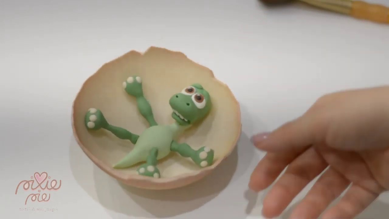 Baby dinosaur fondant cake topper tutorial - YouTube