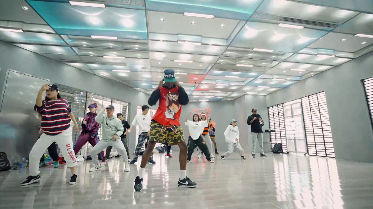 SINOSTAGE舞邦 | Matthew Hendrix 編舞課堂視頻 Freak in Me - YouTube