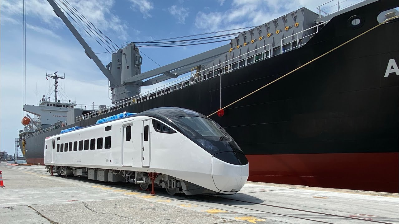 2021.7.30 台鐵 EMU 3000型城際列車 運抵花蓮港8號碼頭 - YouTube