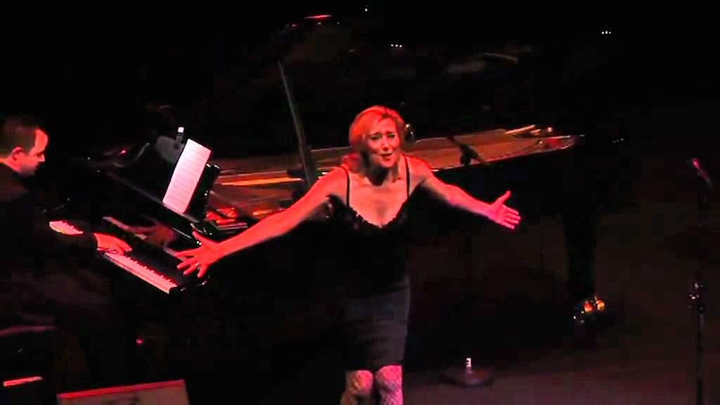 Caroline Nin sings Milord - YouTube