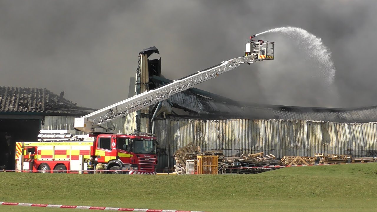 ONSCENE at Sywell Warehouse Fire - 15 Pumps - YouTube