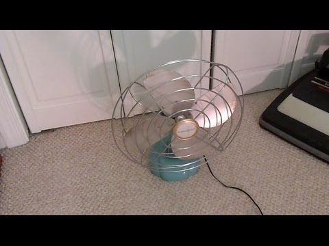 12" Eskimo (McGraw-Edison/Bersted) Oscillating Desk Fan - YouTube