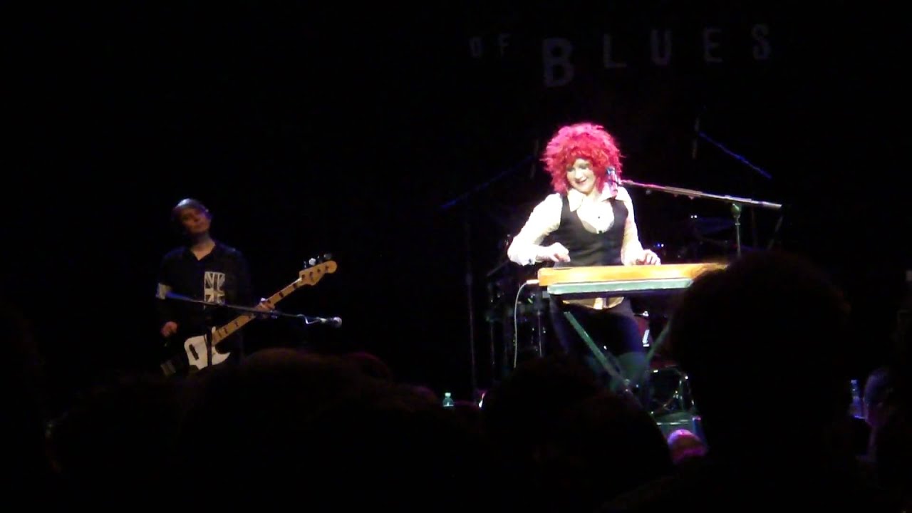 Cyndi Lauper True Colors Live (HD) - YouTube