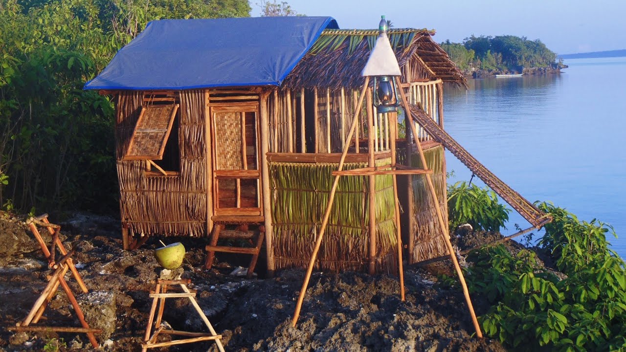 Membangun Gubuk Dari Bahan Daun dan Pelepah Kelapa || Dengan ...