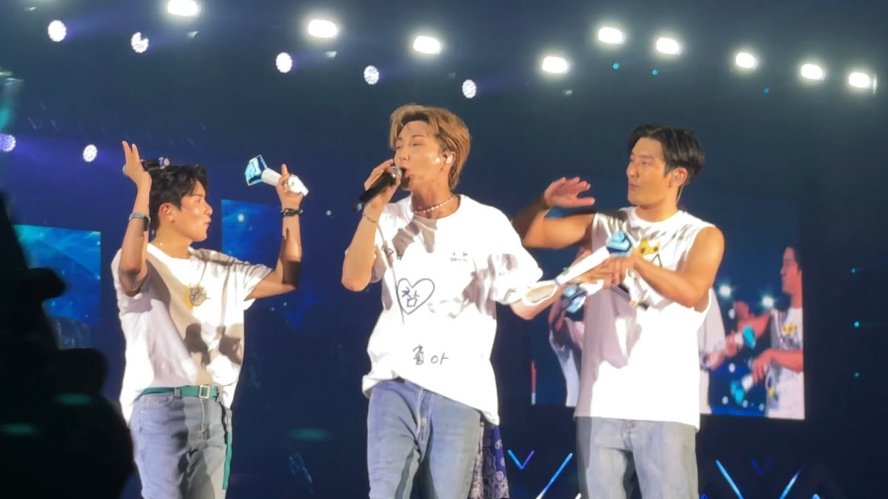 SUPER JUNIOR SS9: ROAD in Jakarta - Walkin & Happiness - YouTube