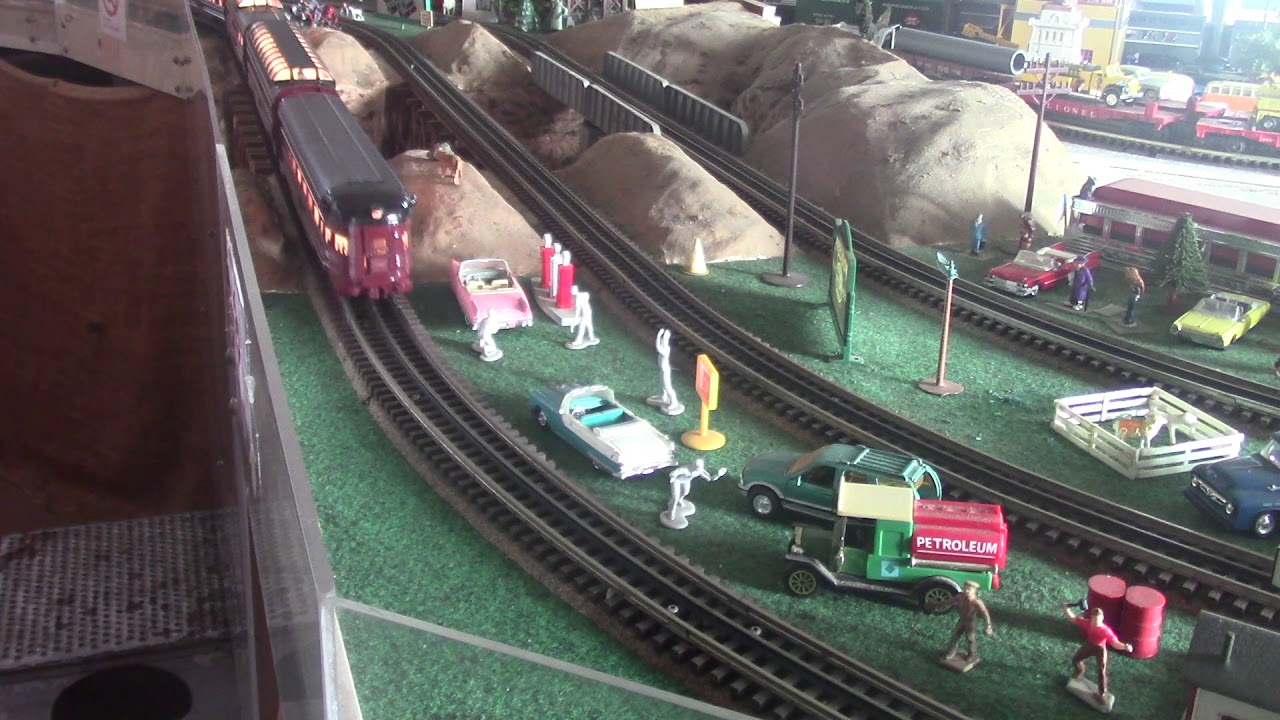 MTH Railking 611 and Lionel Lionmaster 1218 with Lionel Powhattan Arrow ...