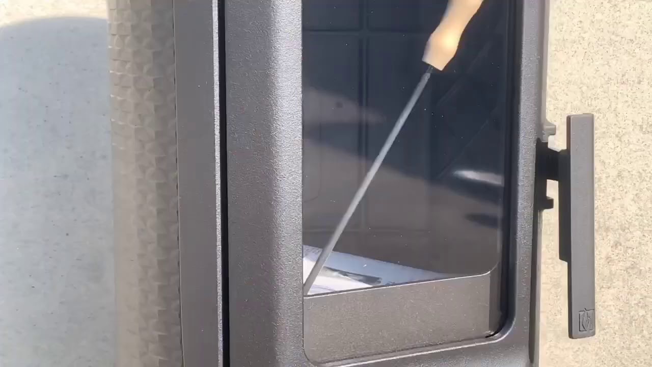 Чугунная печь Plamen Tara - YouTube