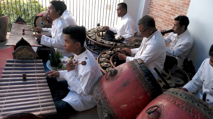 Cambodian Instruments Kongvong