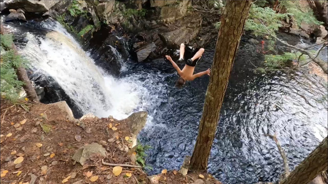 30 feet Cliff jumping - YouTube
