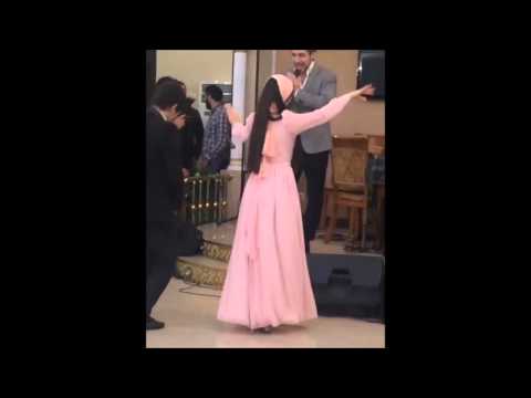 Лема Нальгиева танцует