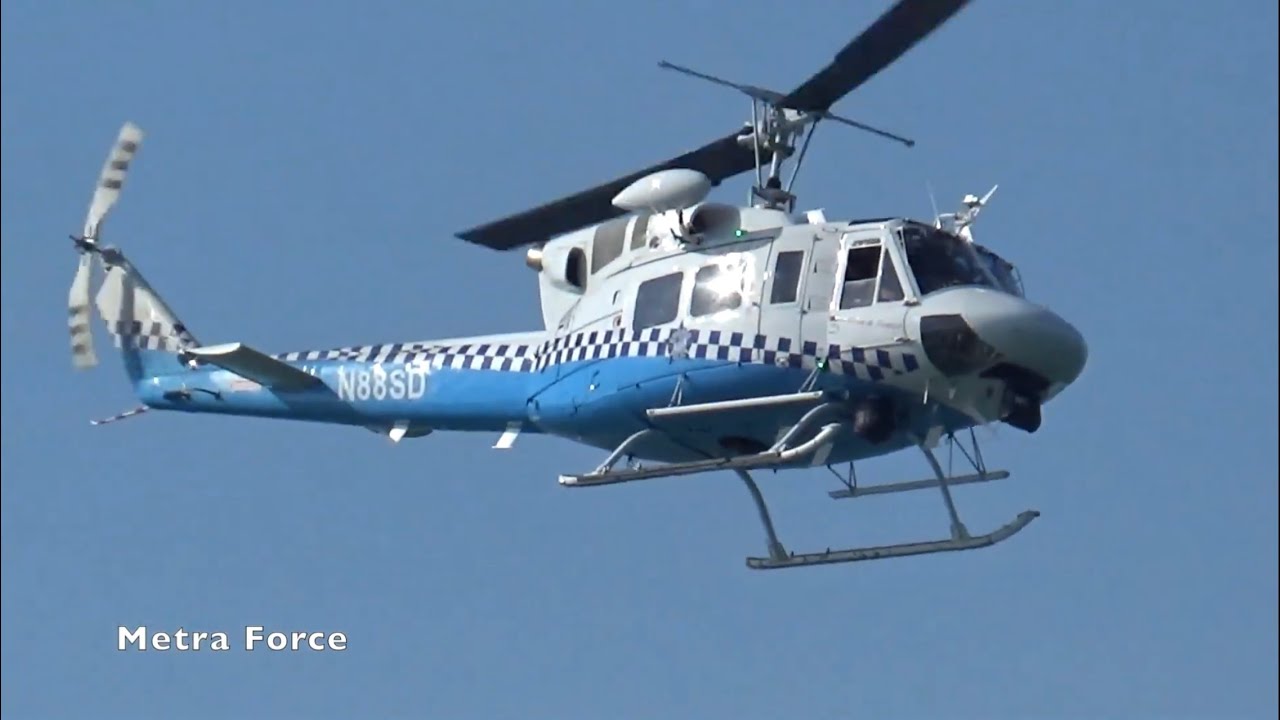 Chicago Police Dept N88SD Fly By - YouTube