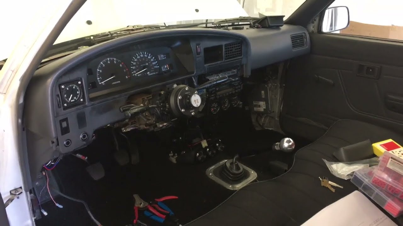 Quick update: 1990 Toyota pickup truck - 22RE, VDO gauges, dash ...