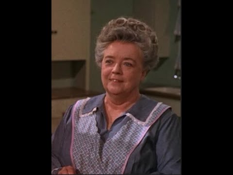 Mayberry RFD Aunt Bee Final Scene - YouTube