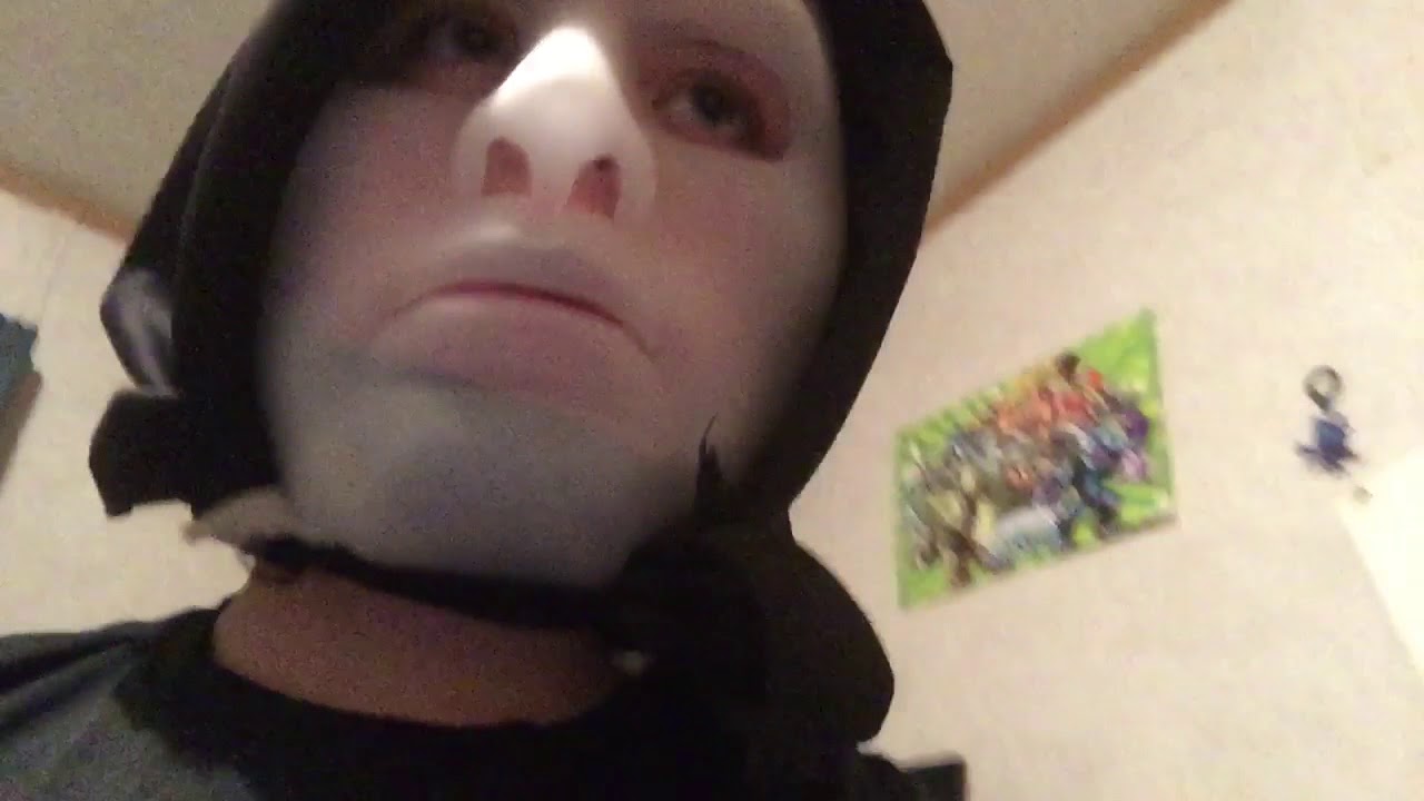 Scary but not really room tour - YouTube