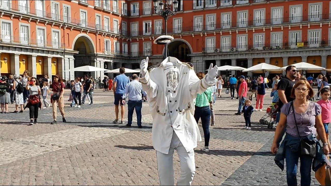 Amazing Headless Captain | Madrid Spain - YouTube